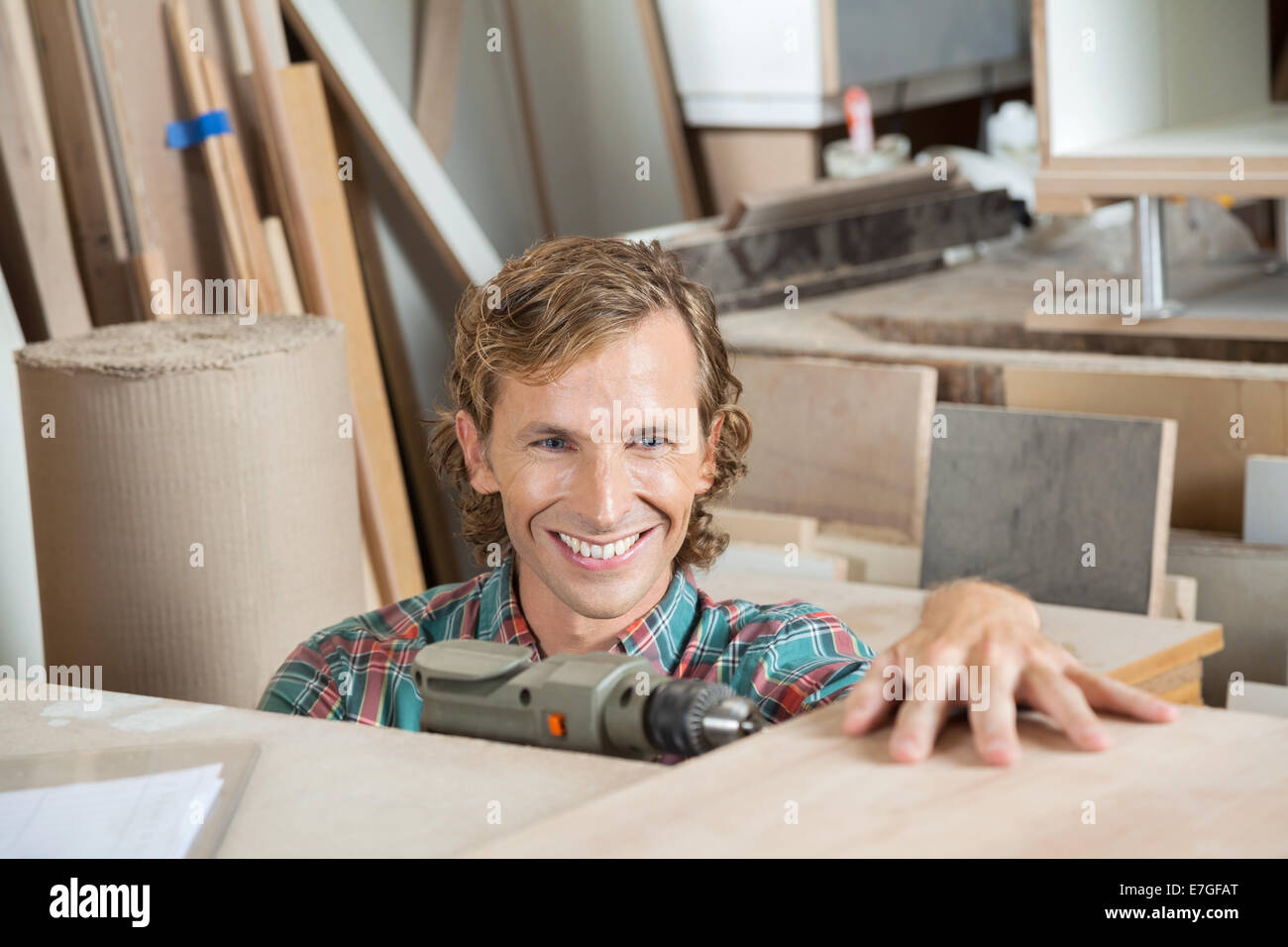 Drilling in carpentry wood hi-res stock photography and images - Alamy