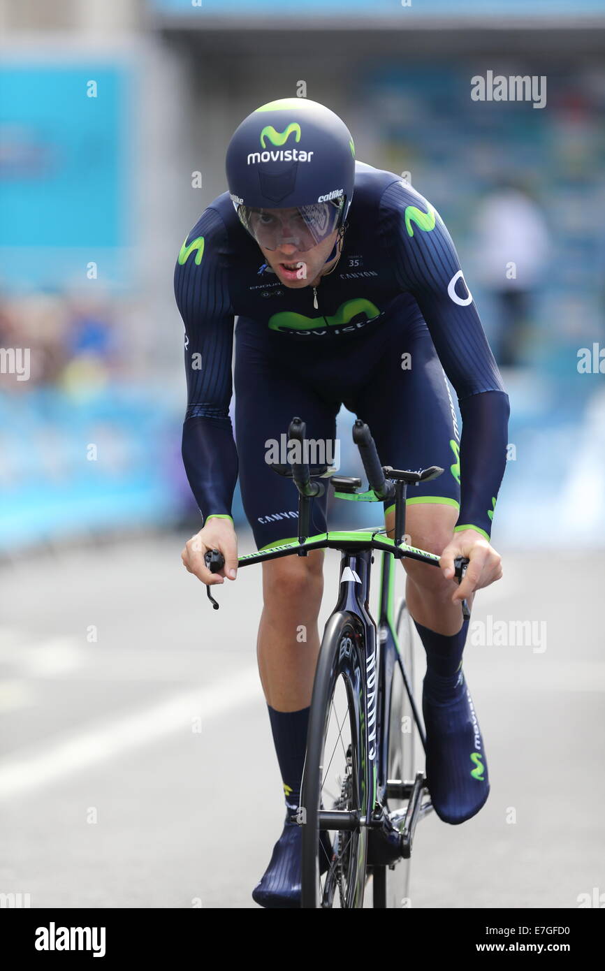 2014 Tour of Britain London Stage 8a Individual Time Trial start ramp ...