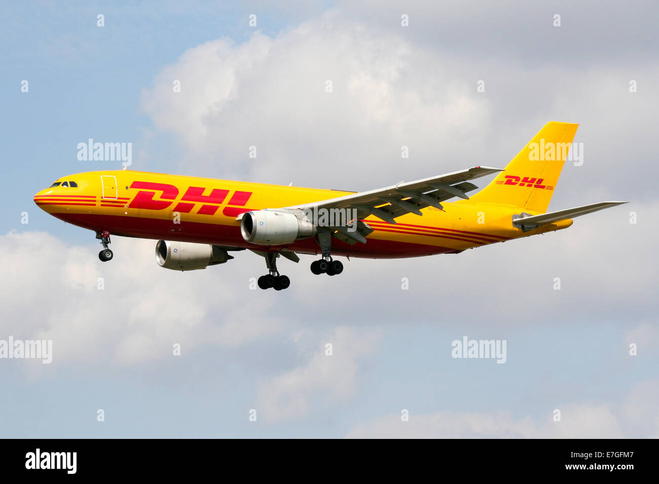 Dhl airbus a300 freighter hi-res stock photography and images - Alamy