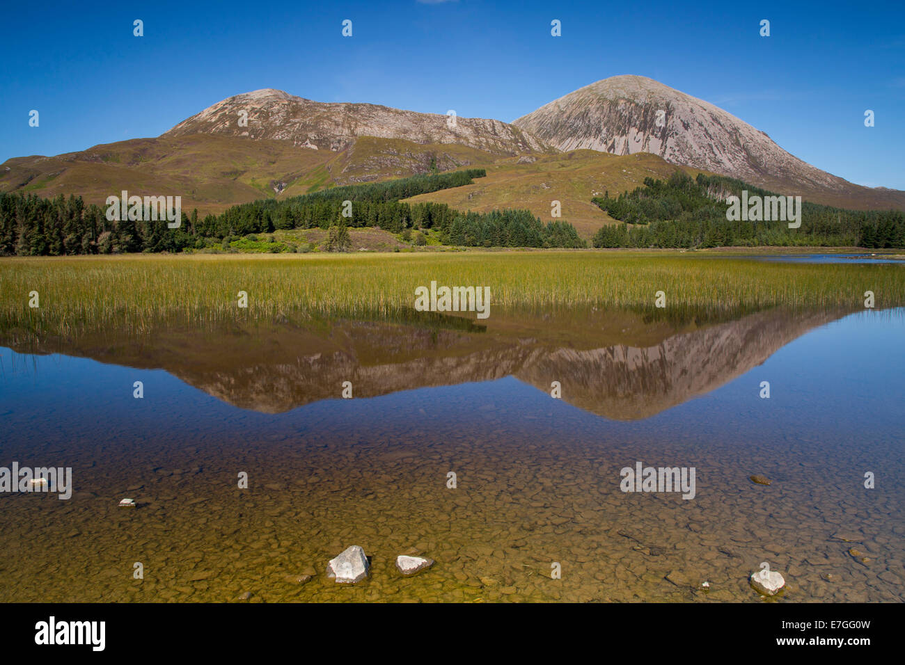Black mountain pond hi-res stock photography and images - Alamy