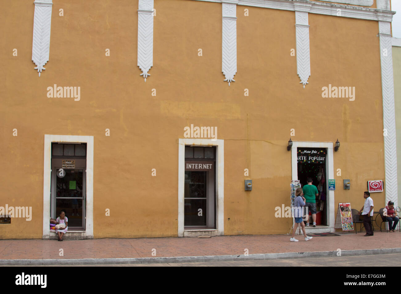 Internet cafe mexico hi-res stock photography and images - Alamy