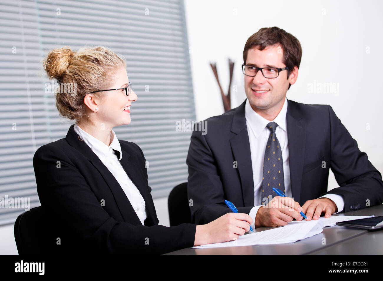 Process of signing new business contract Stock Photo - Alamy