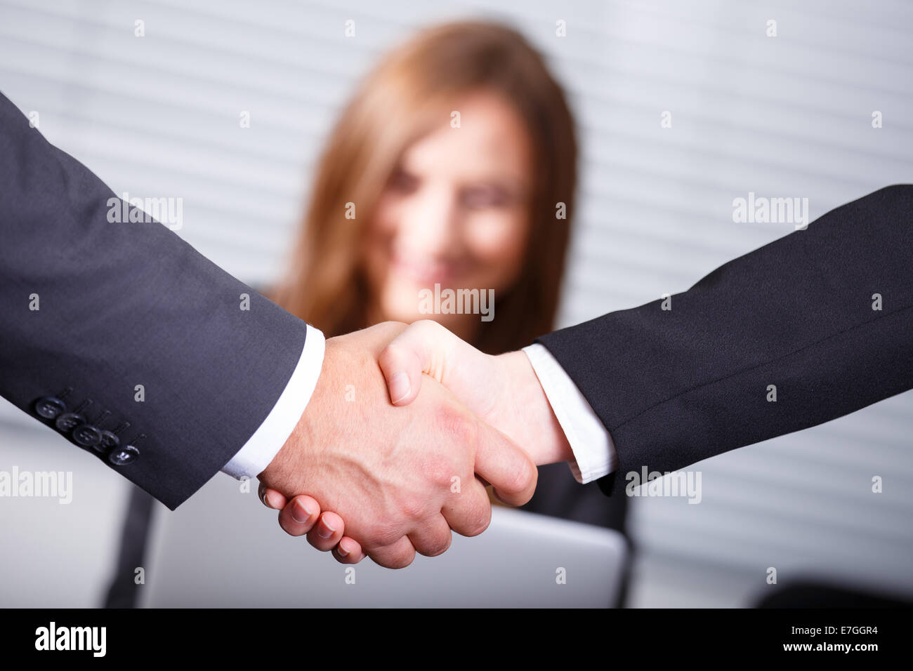 Business handshake office hi-res stock photography and images - Alamy