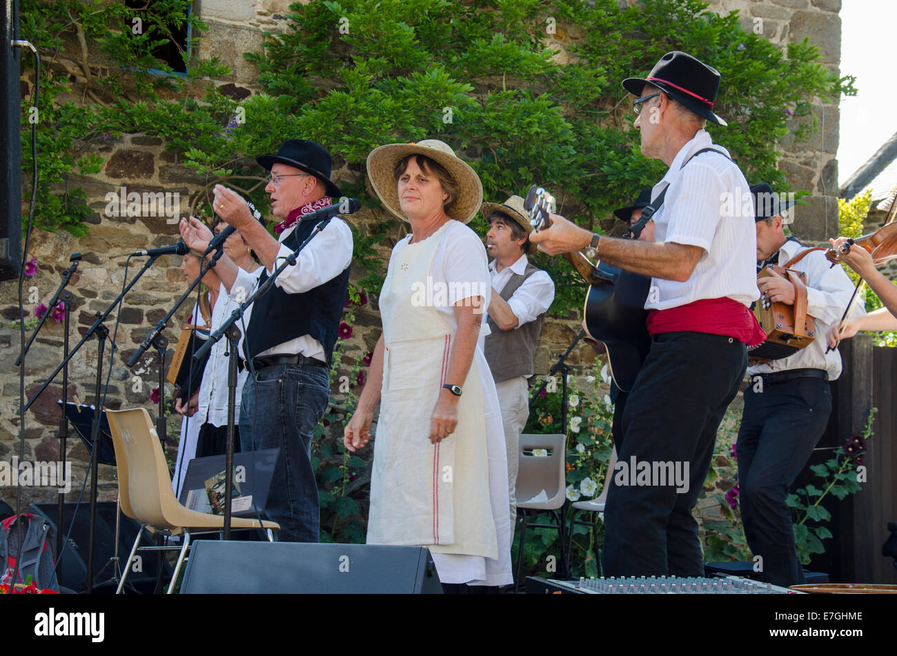 Brittany traditional hats hi-res stock photography and images - Alamy