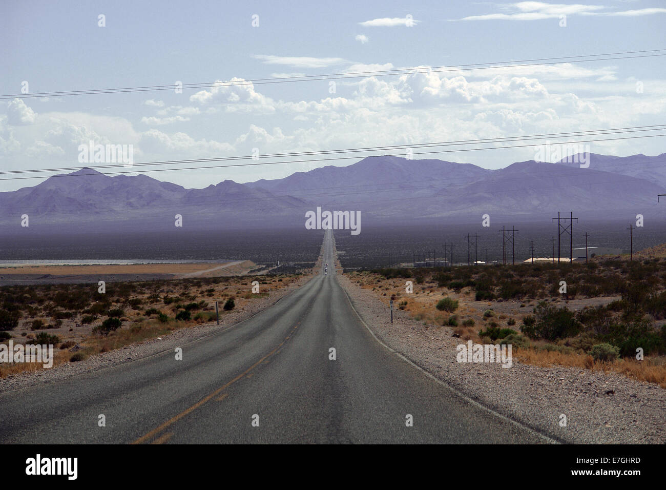 Car crossing death valley hi-res stock photography and images - Alamy