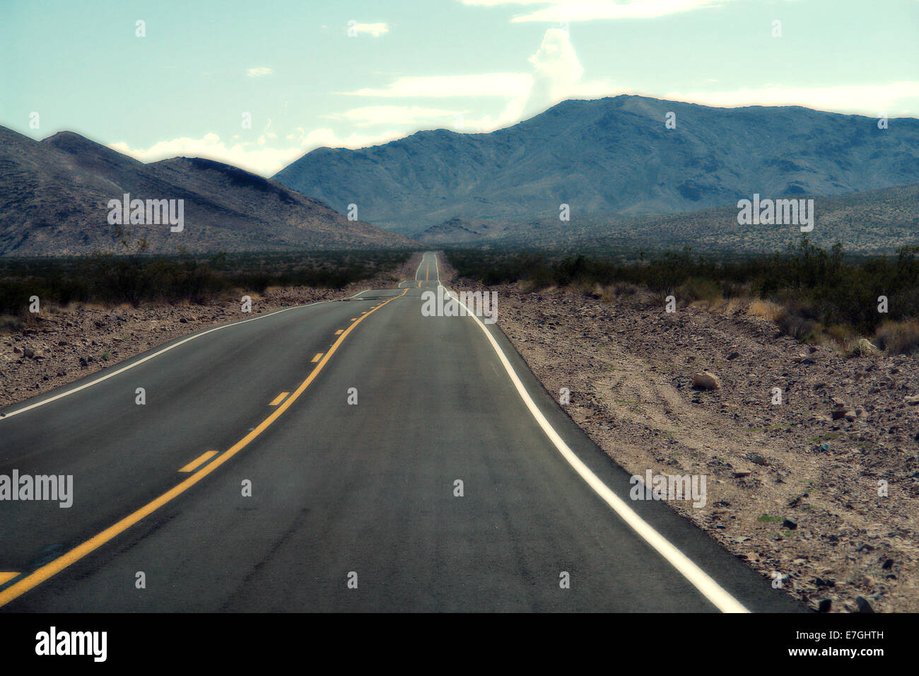 Car crossing death valley hi-res stock photography and images - Alamy