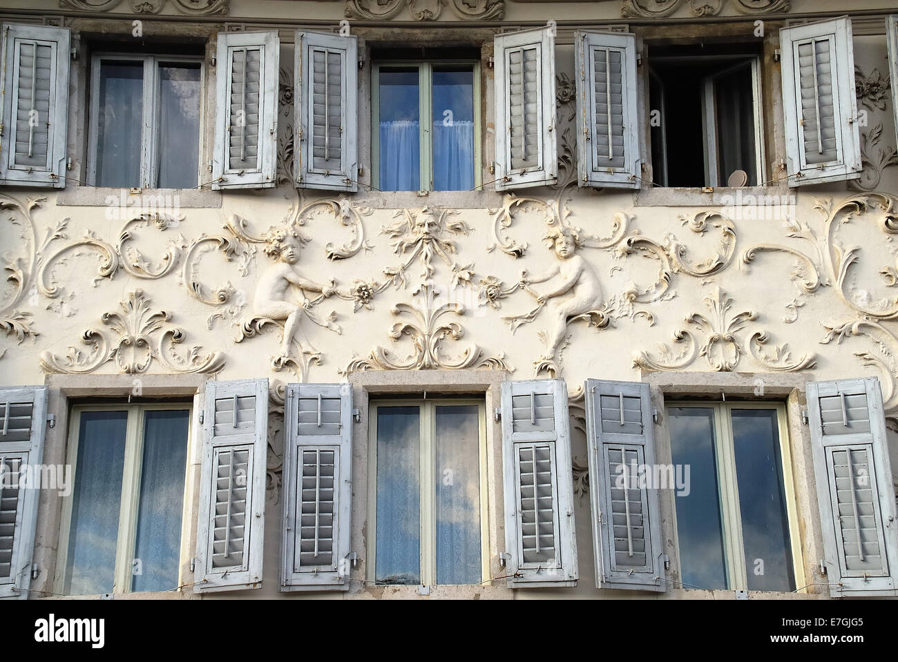 Rococo facade hi-res stock photography and images - Alamy