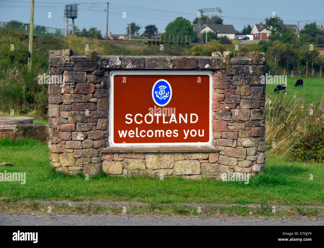 Scotland england border sign hi-res stock photography and images - Alamy
