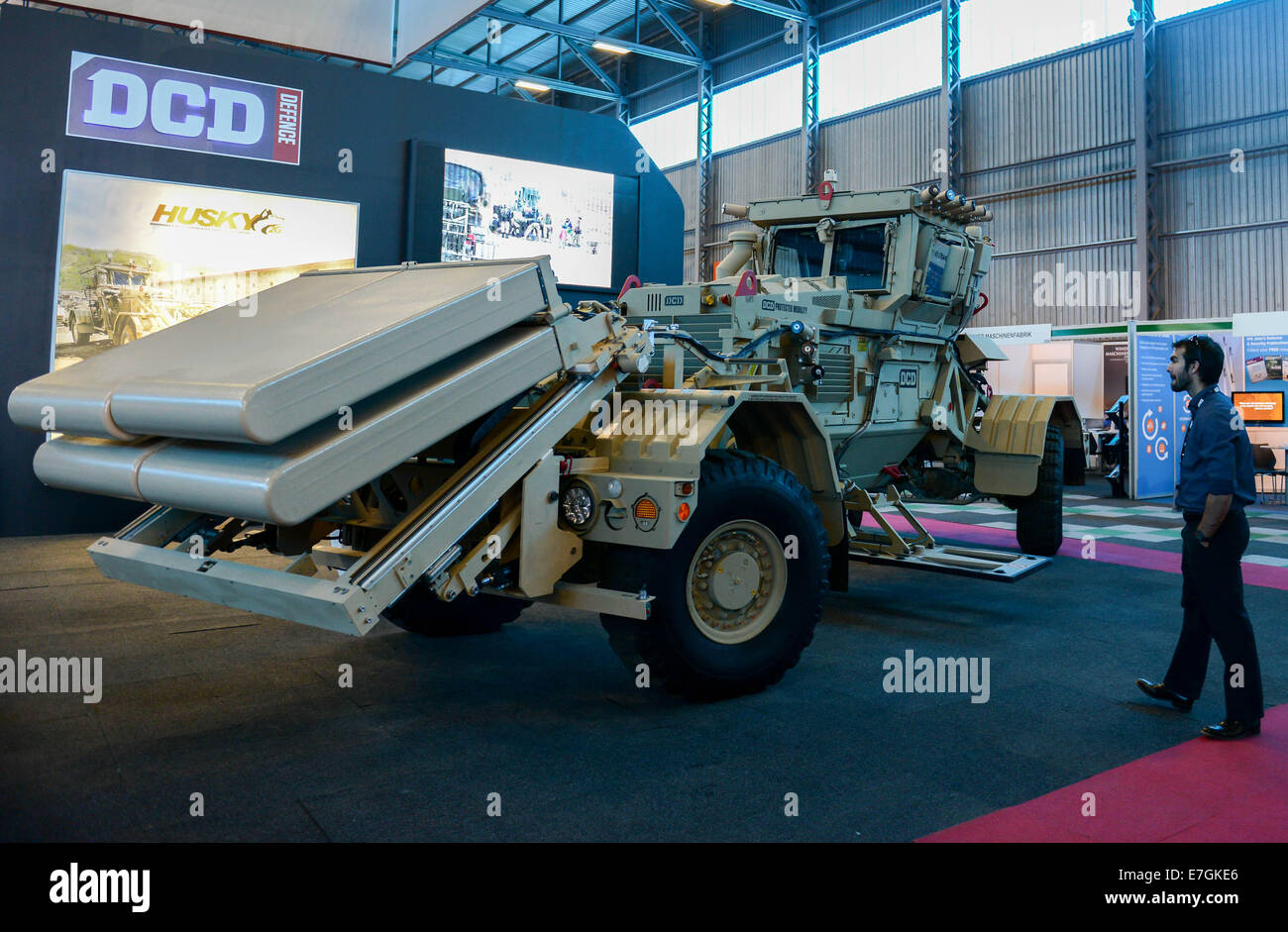 Mine detector hi-res stock photography and images - Alamy