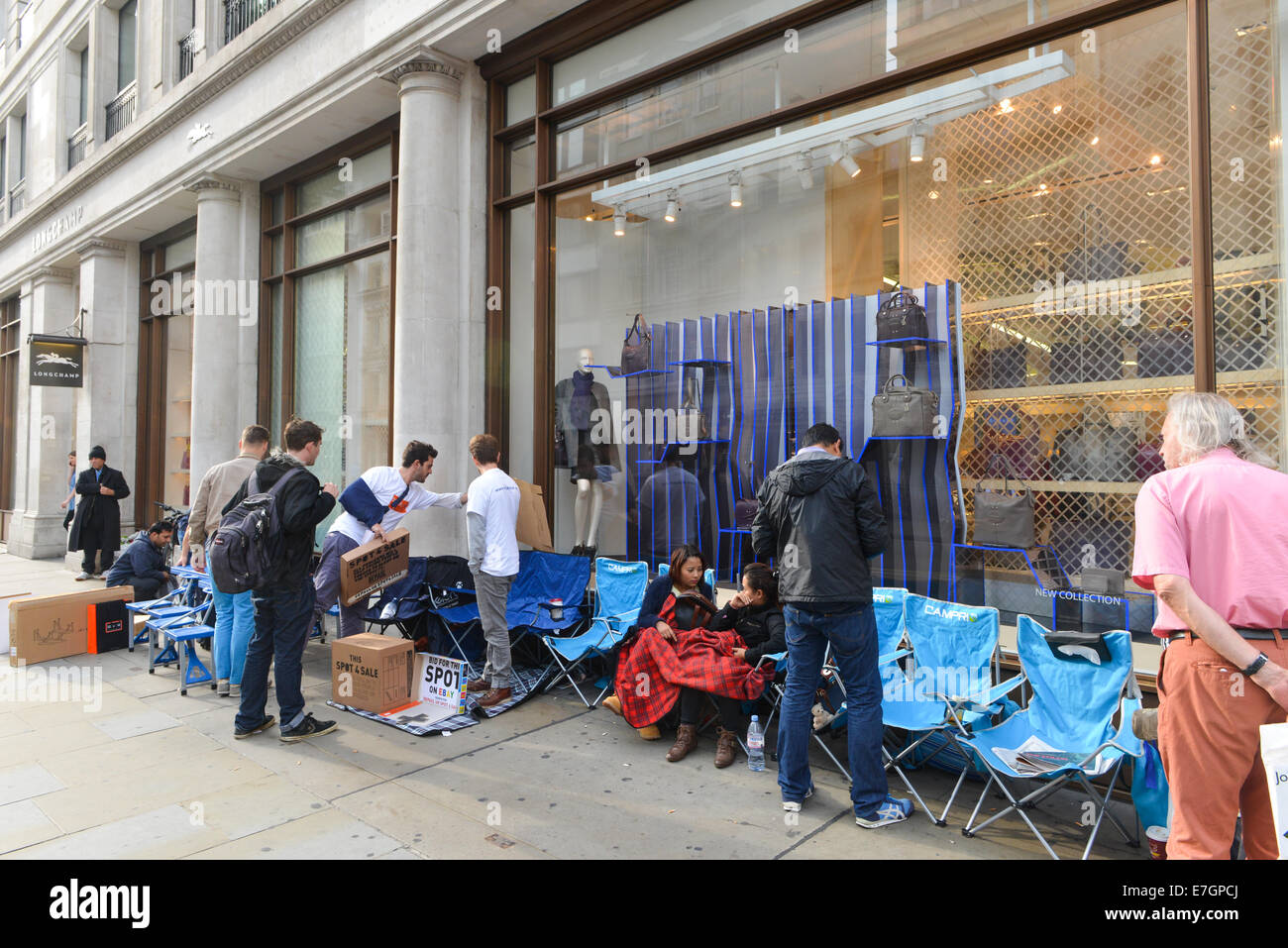 Queue starts here hi-res stock photography and images - Alamy