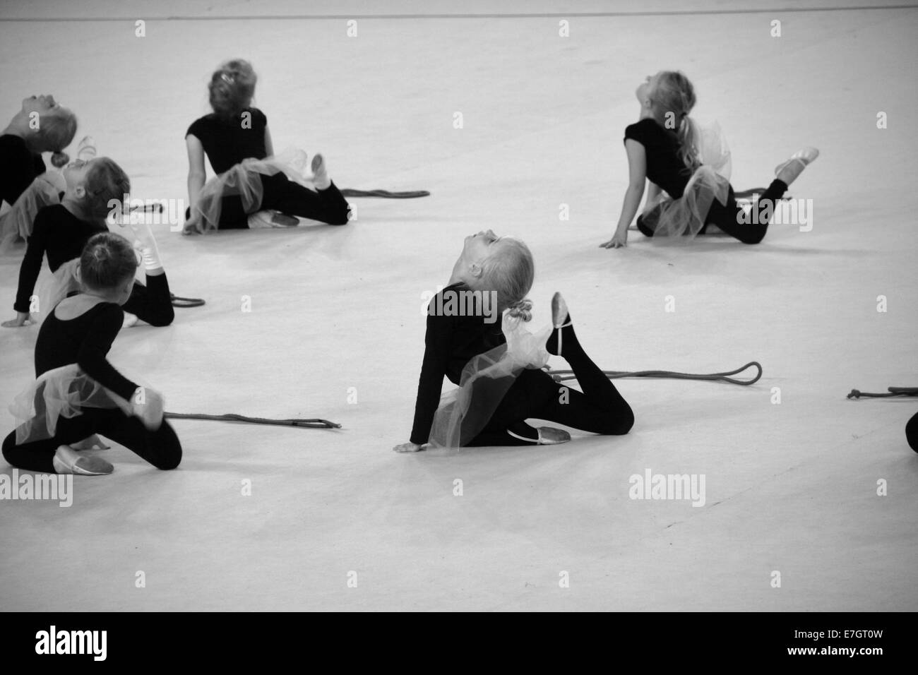 Children dancing ballet hi-res stock photography and images - Alamy