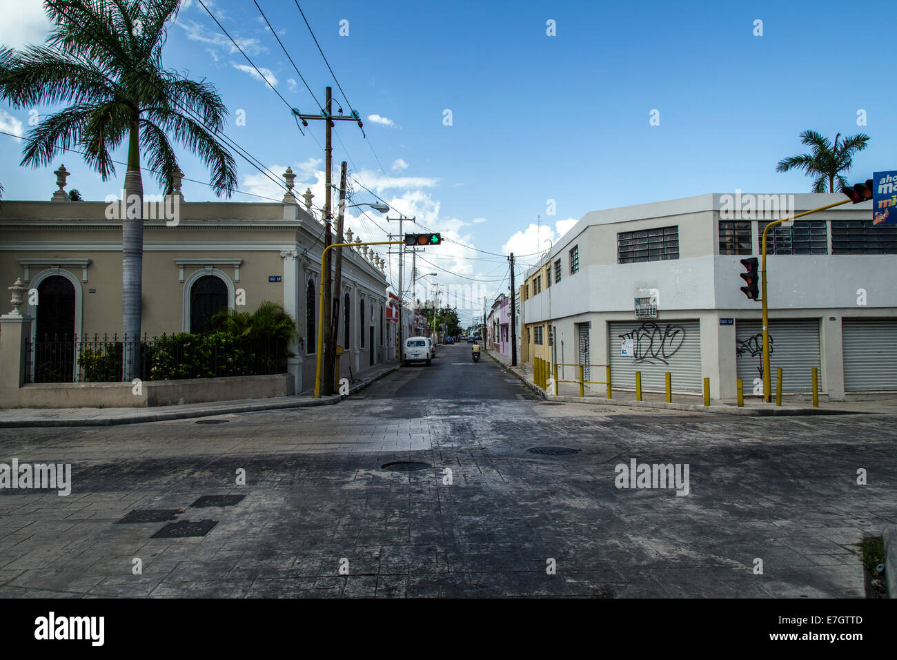 merida, yucatan. colonial street Stock Photo - Alamy