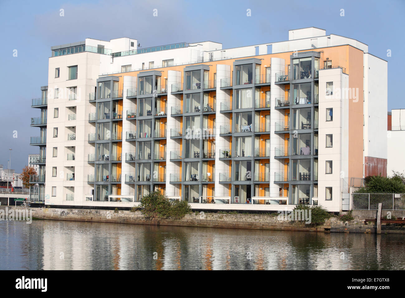Modern waterside building hi-res stock photography and images - Alamy