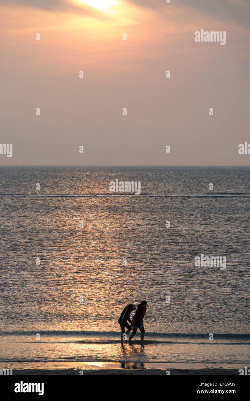 September beach stroll hi-res stock photography and images - Alamy
