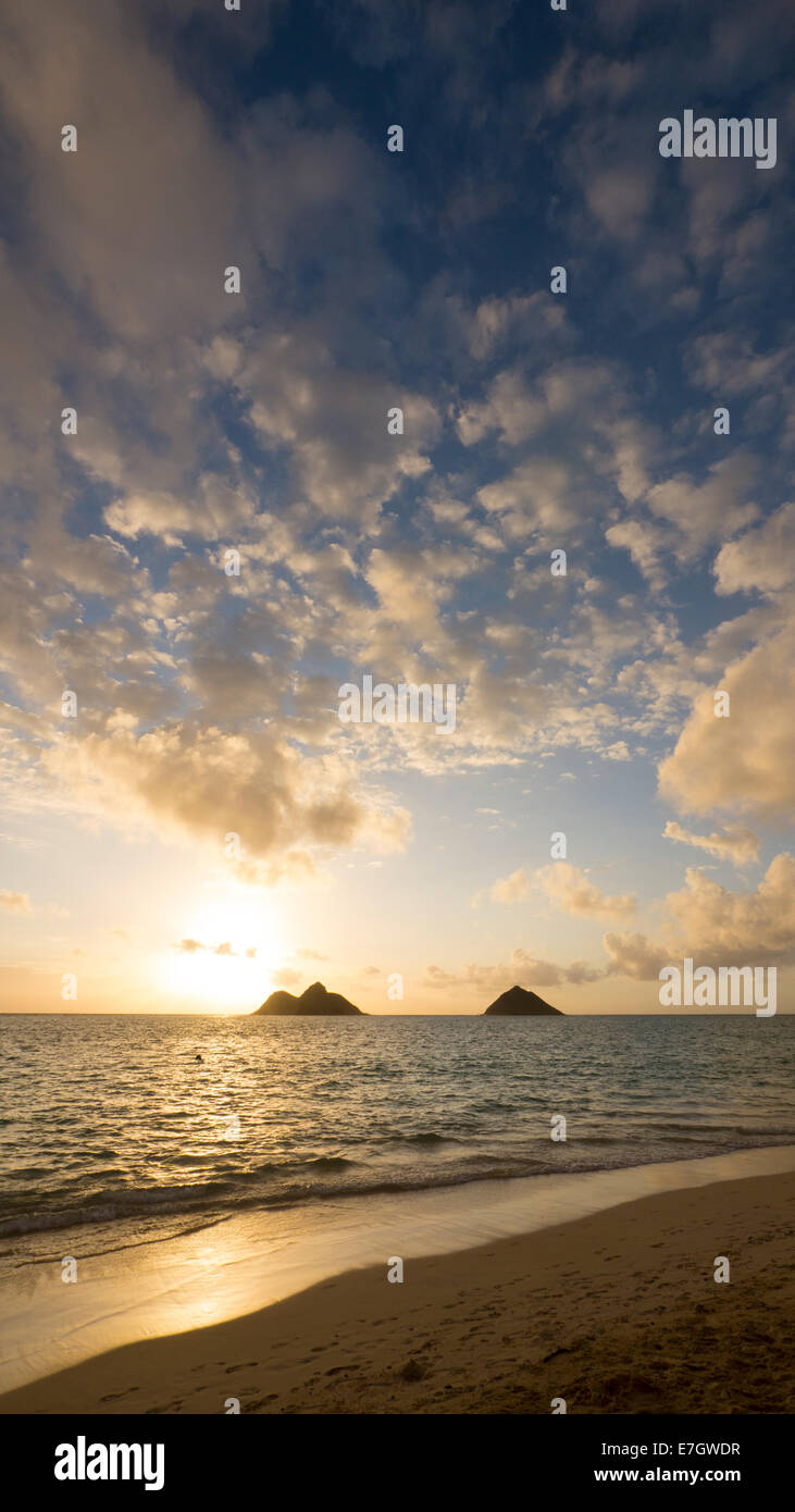 Sunrise, Lanikai Beach, Mokulua Islands, Kailua, Oahu, Hawaii Stock ...