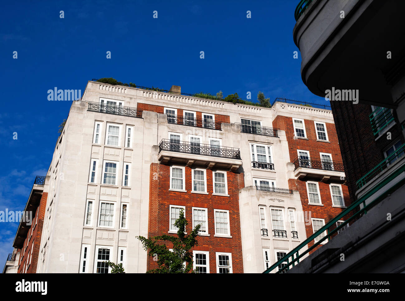 Berkeley Court with roof garden, Art Deco style, residential blocks ...