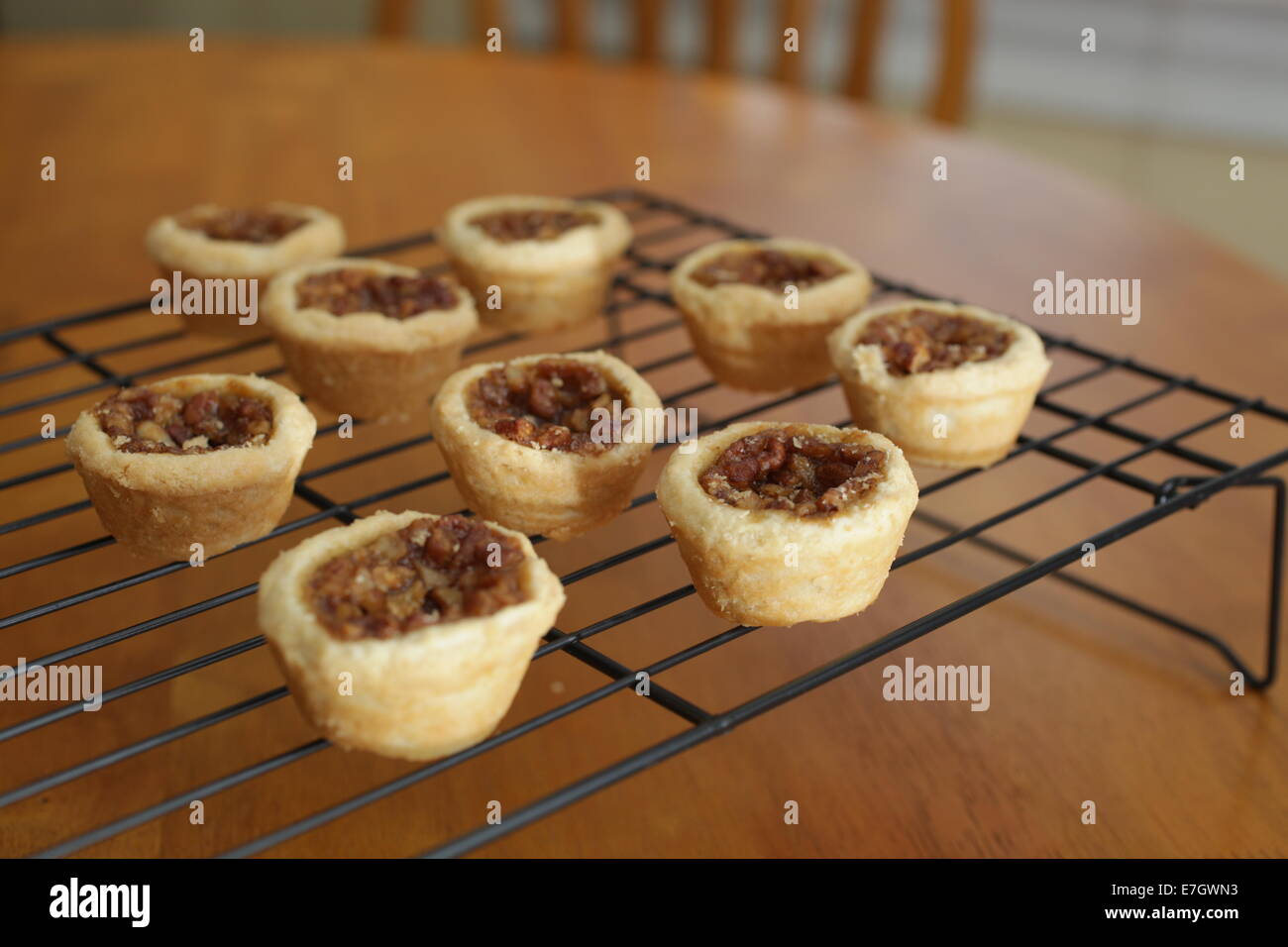 Mini dessert tarts hi-res stock photography and images - Alamy