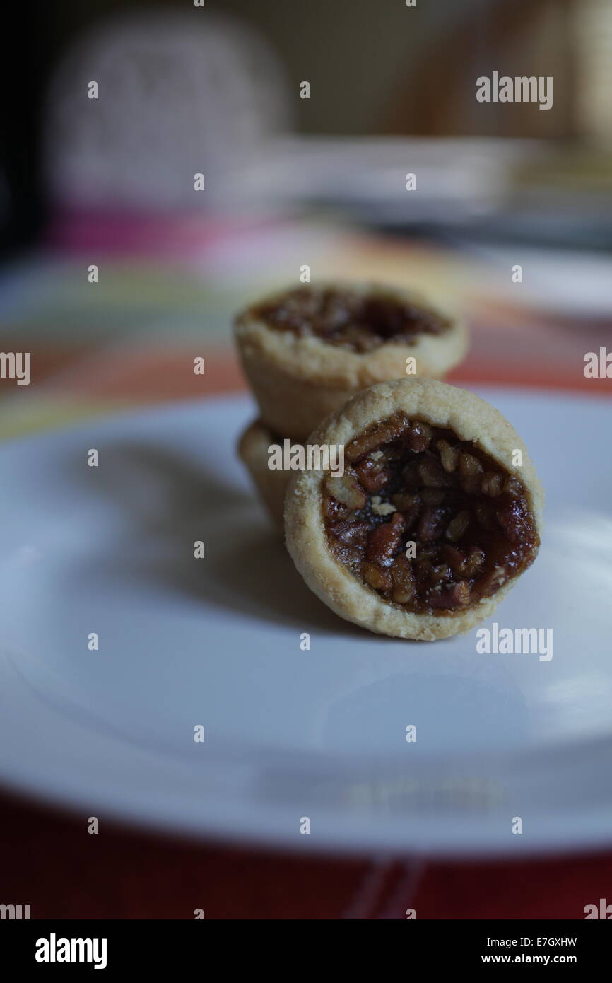 Pecan dessert hi-res stock photography and images - Alamy