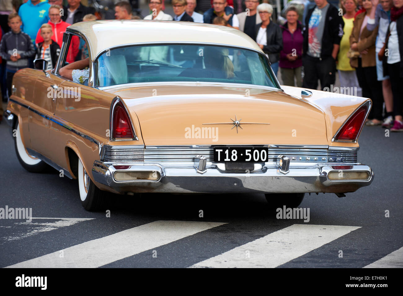 Car cruise hi-res stock photography and images - Alamy