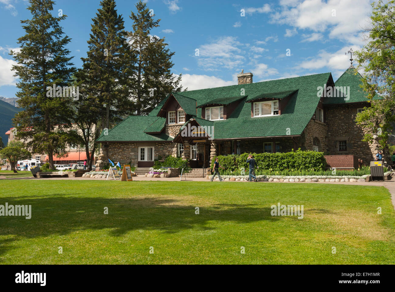 Elk203-7034 Canada, Alberta, Jasper National Park, Jasper town, Parks ...