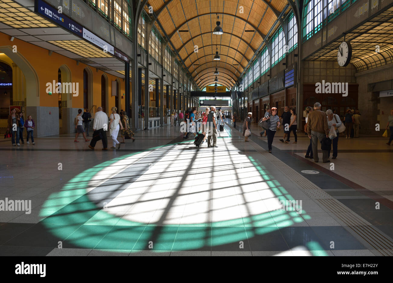 Main railway station concourse, Wroclaw, Poland Stock Photo - Alamy