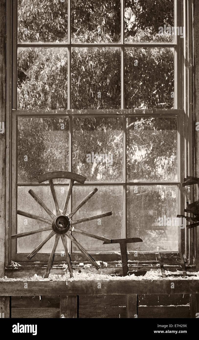 wagon wheel in workshop Stock Photo - Alamy