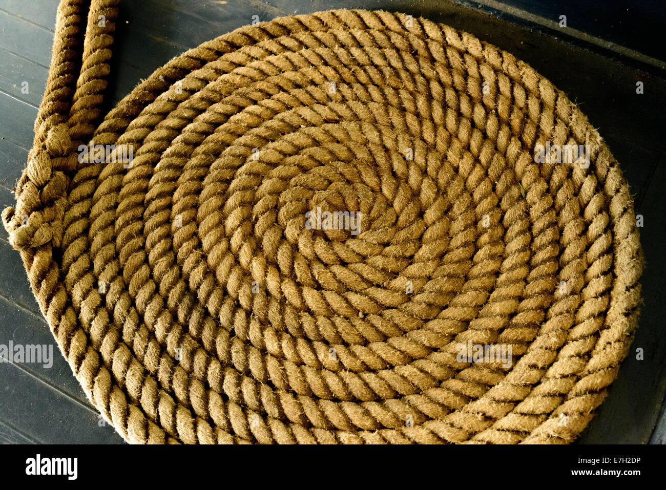 Ship rope hi-res stock photography and images - Alamy