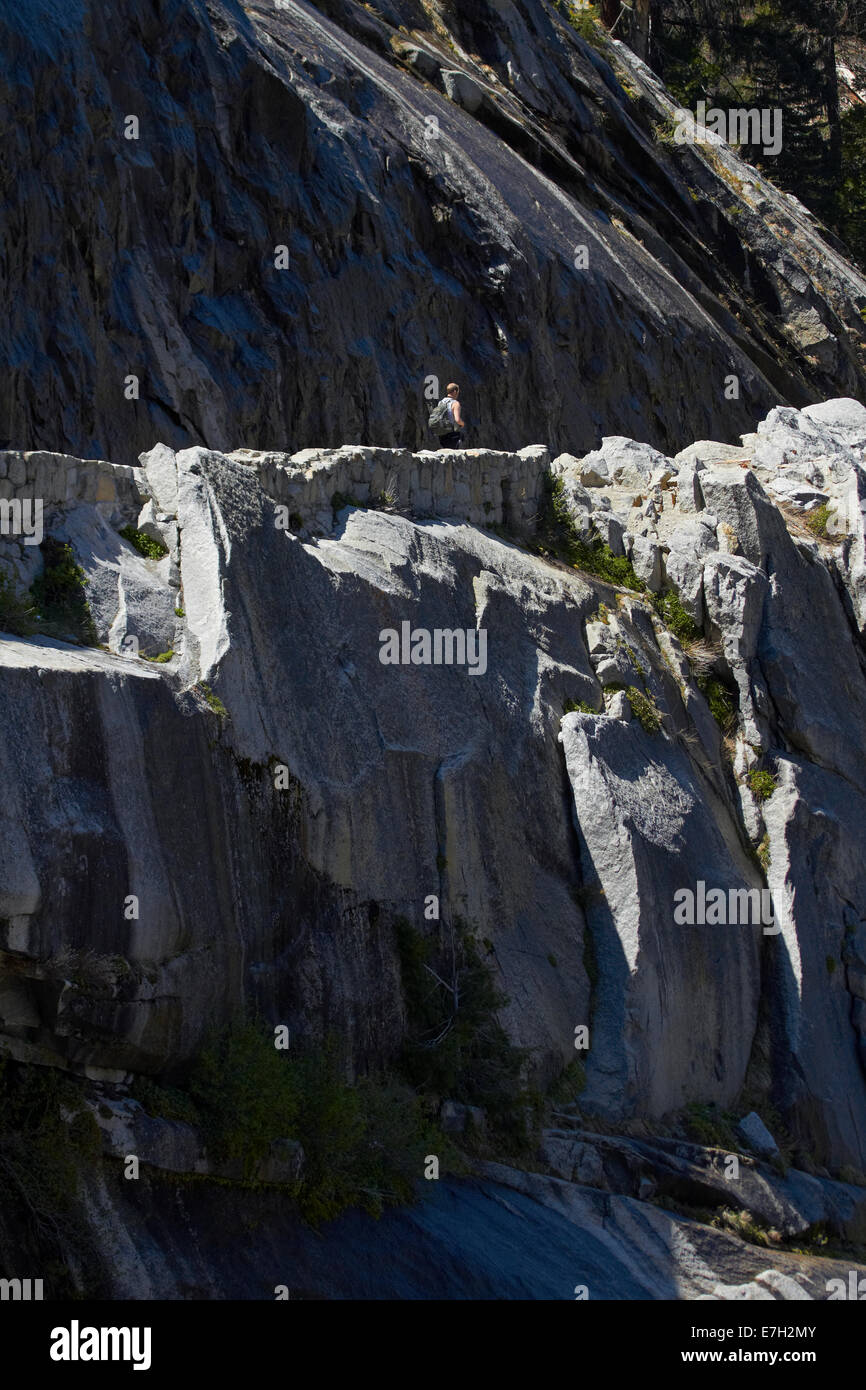 Cliff pathways hi-res stock photography and images - Alamy