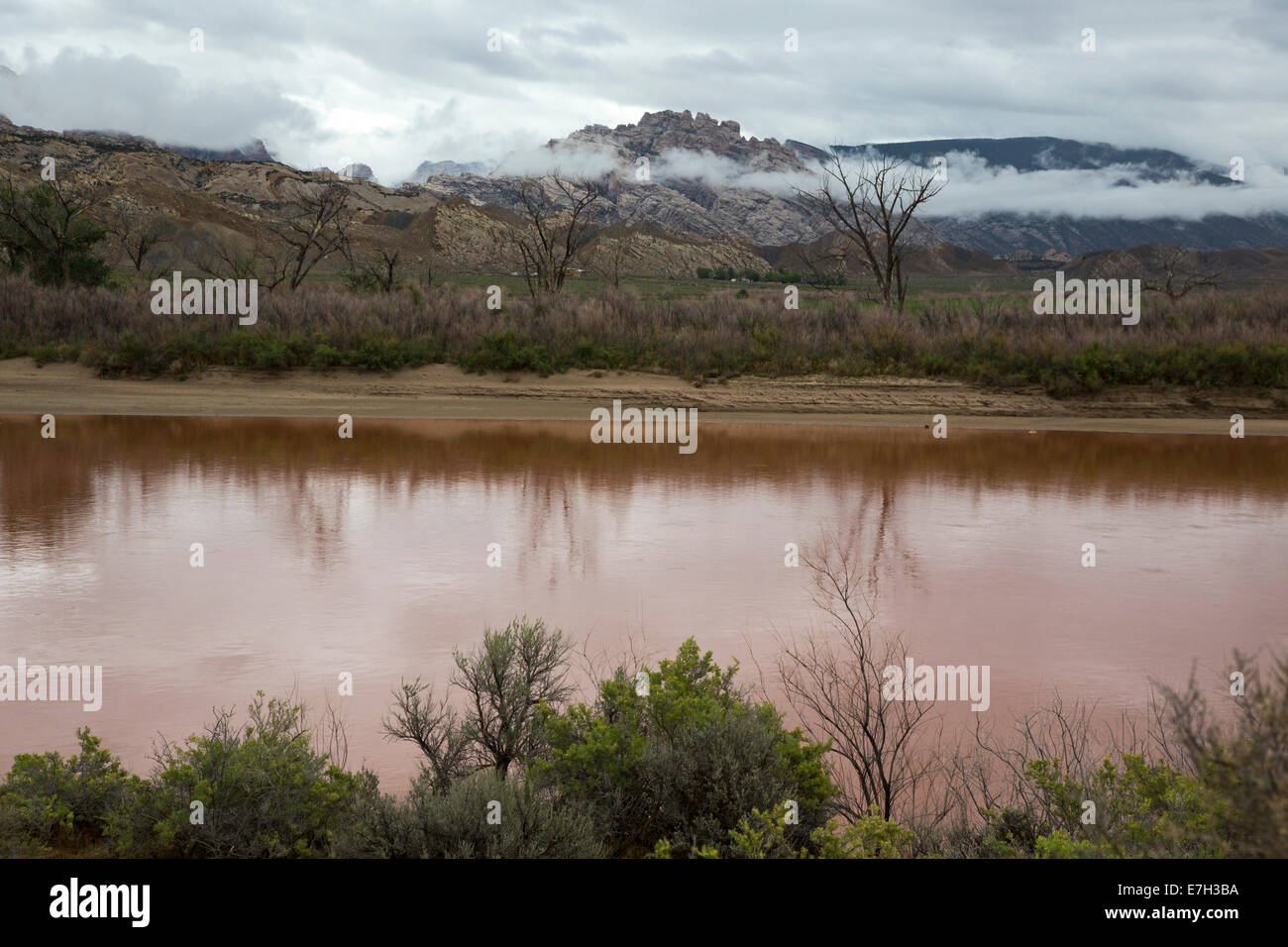 Jensen, Utah - The Green River and Split Mountain in Dinosaur National ...