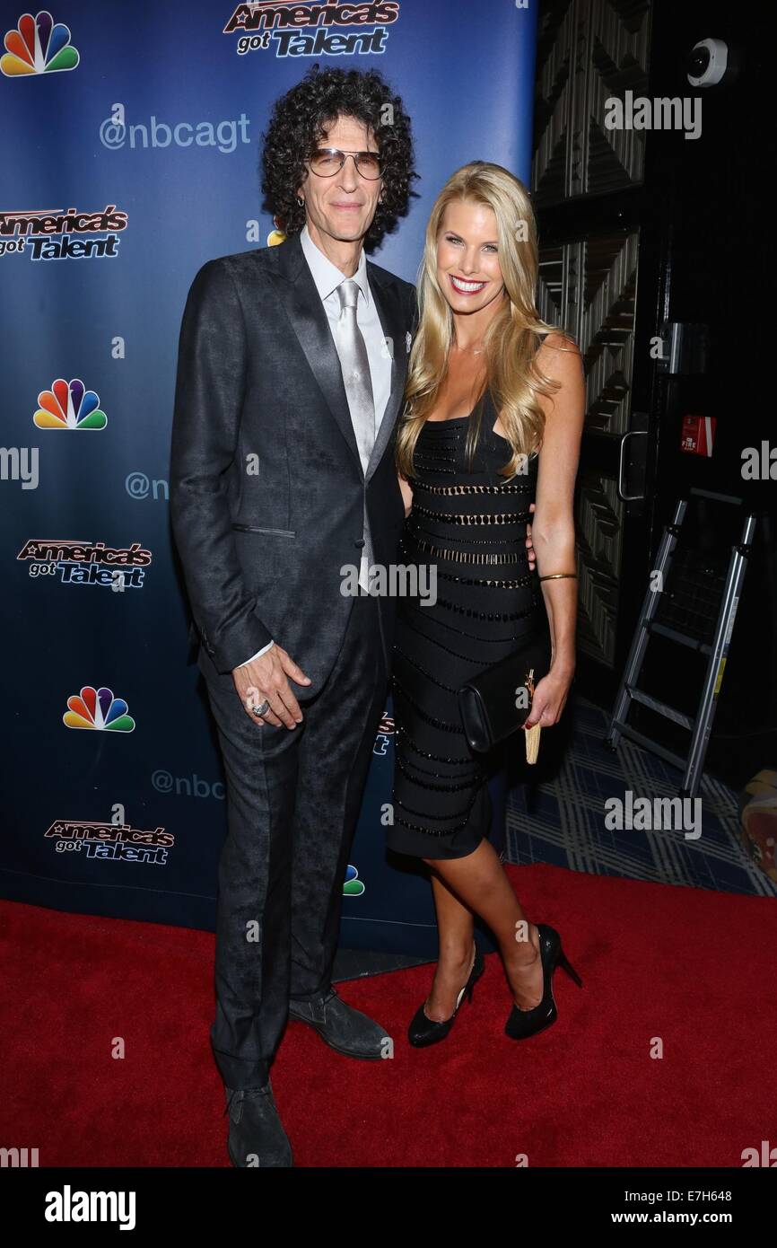Howard stern and beth ostrosky hi-res stock photography and images - Alamy