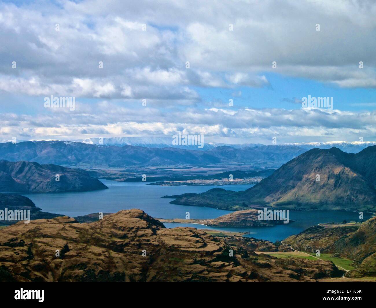 Lake Wanaka as viewed from Treble Cone ski field Stock Photo - Alamy