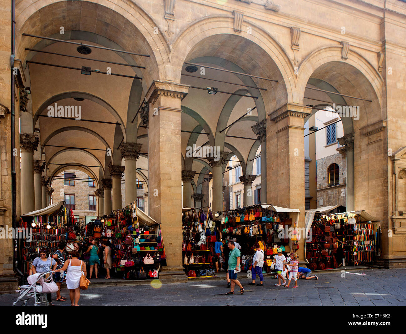 Street market traders in Florence Italy Stock Photo - Alamy