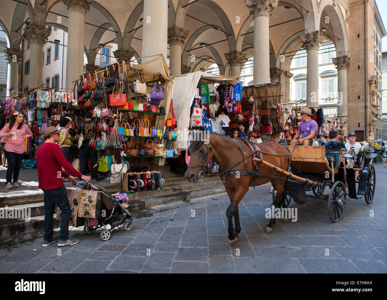 Street market traders in Florence Italy Stock Photo - Alamy