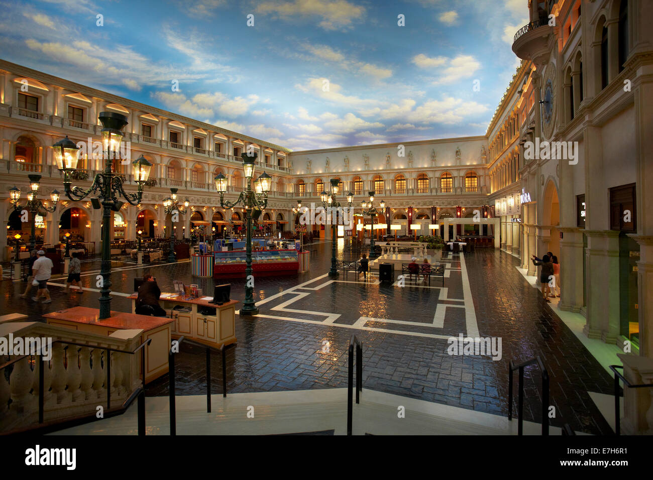 Venetian las vegas hotel inside hi-res stock photography and images - Alamy