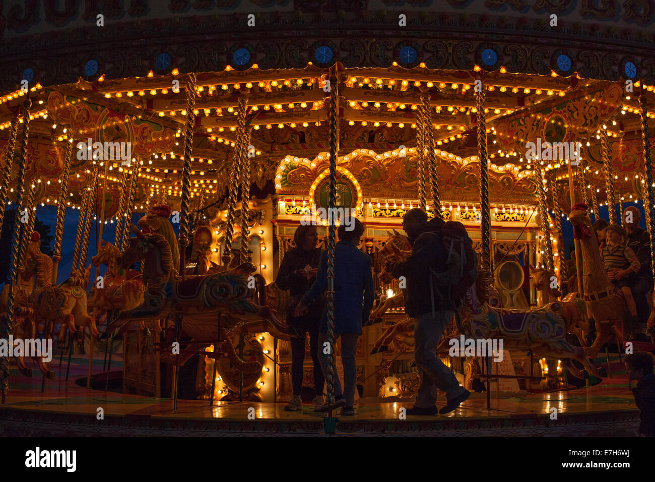 Fairground lights night hi-res stock photography and images - Alamy