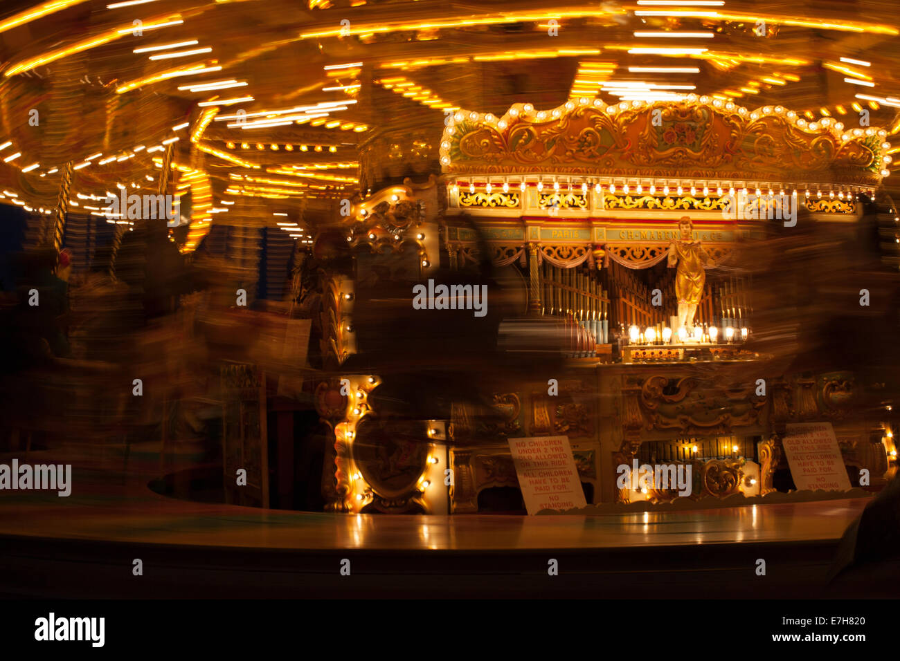Glowing fairground hi-res stock photography and images - Alamy