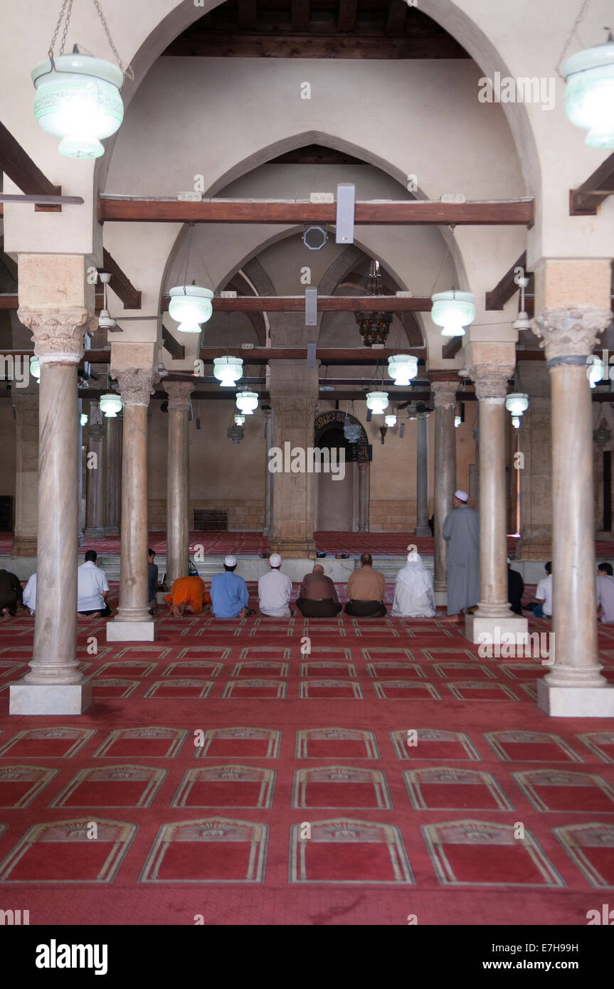 Muslims praying egypt hi-res stock photography and images - Alamy