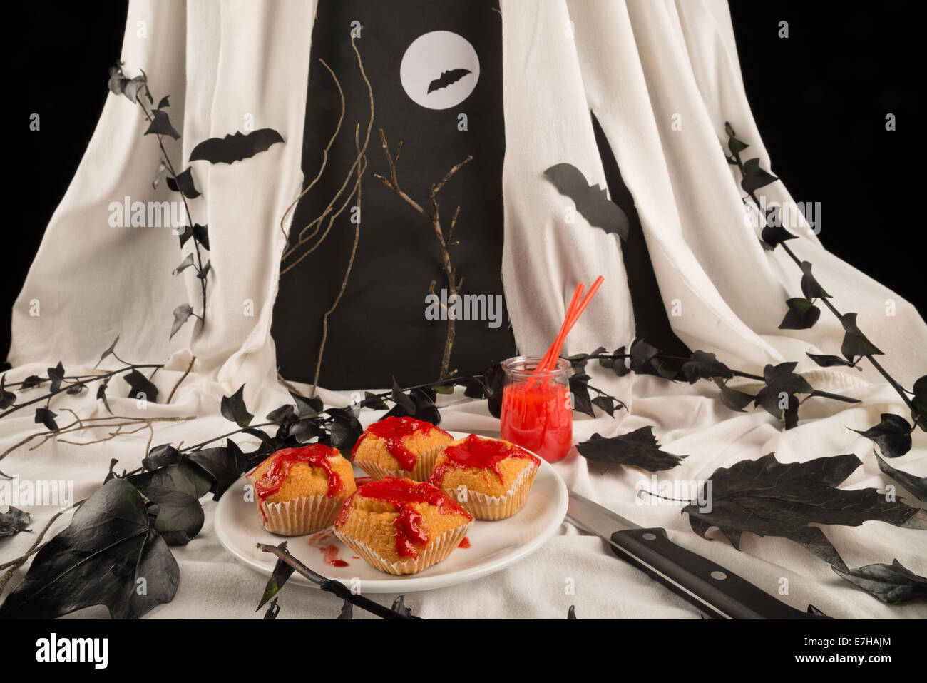 Spooky table decoration hi-res stock photography and images - Alamy