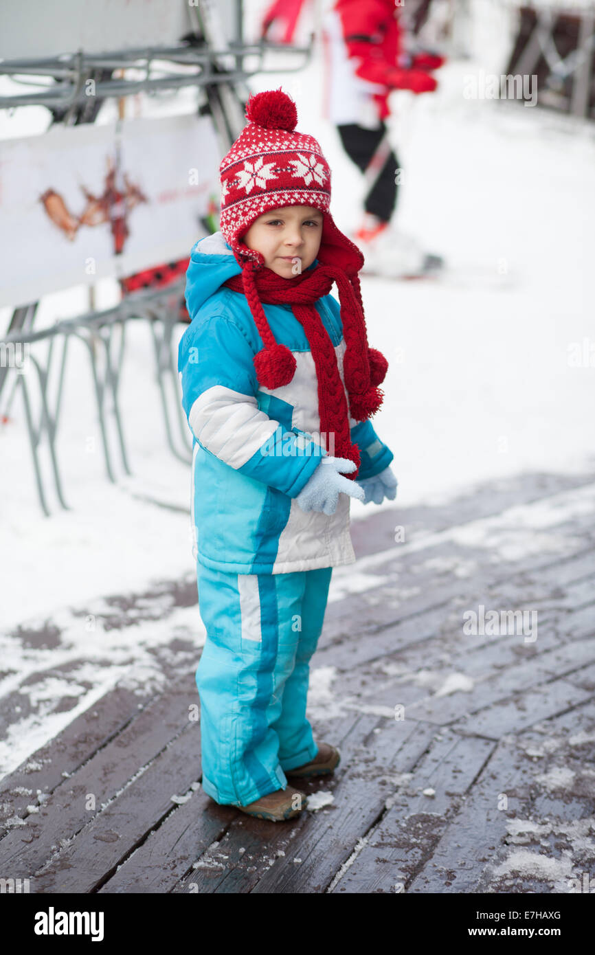 Little boy in the snow Stock Photo - Alamy