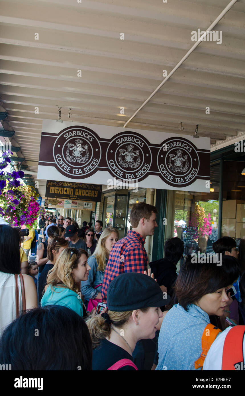 The first starbucks sign hi-res stock photography and images - Alamy