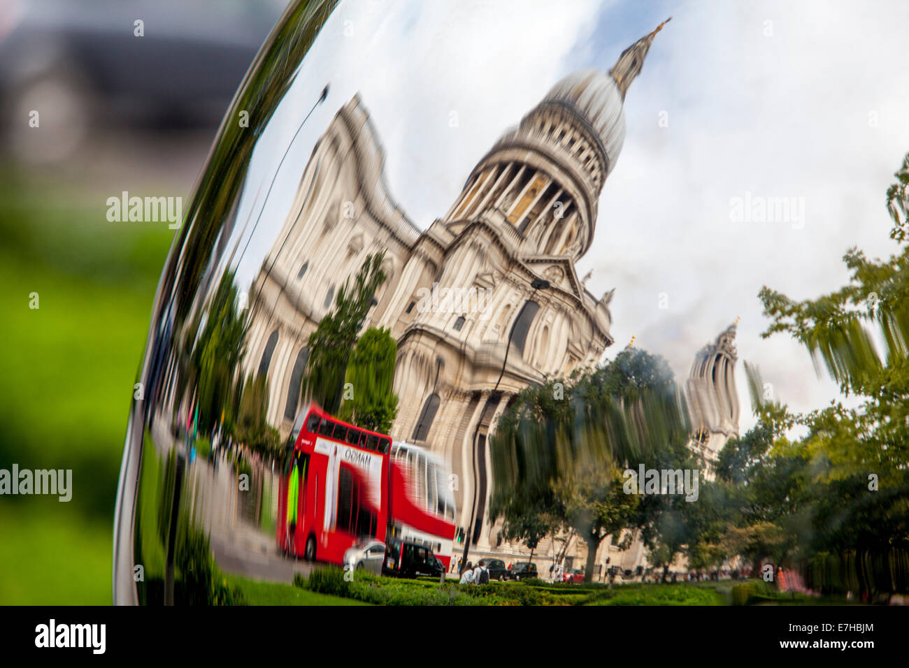 A Reflection of St Paul's Cathedral, London, England Stock Photo - Alamy