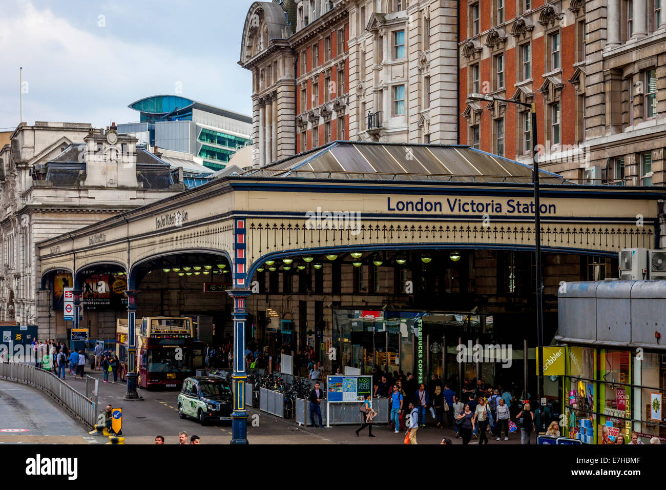 Victoria Station, London, England Stock Photo - Alamy