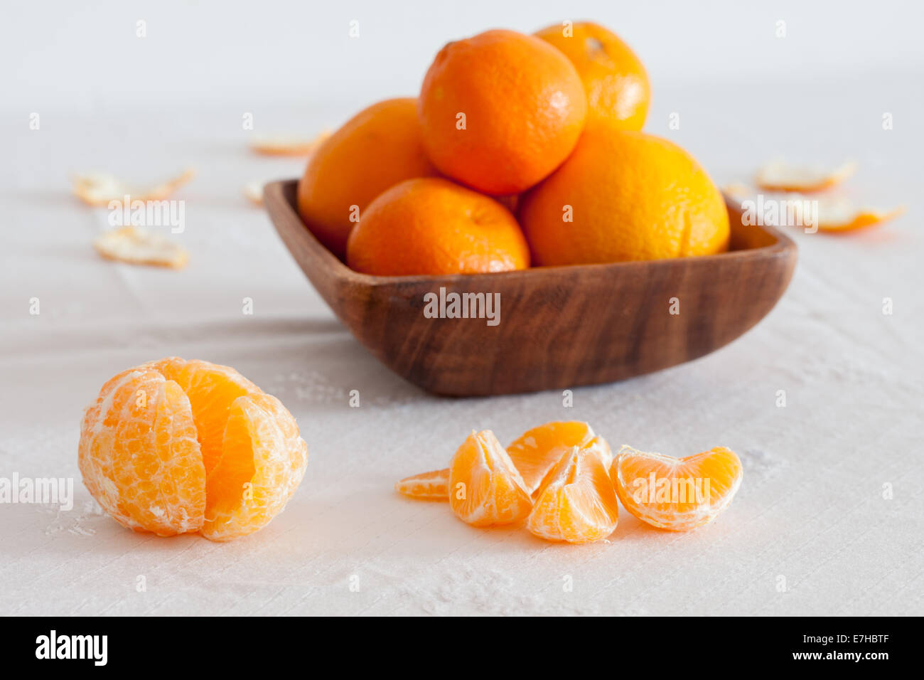 Mandarins whole half fruit hi-res stock photography and images - Alamy