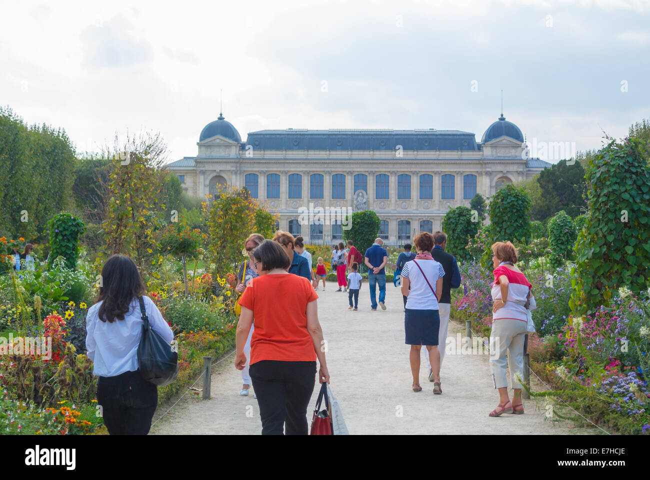 Tourists walking to Great evolution gallery (Grande galerie de l ...