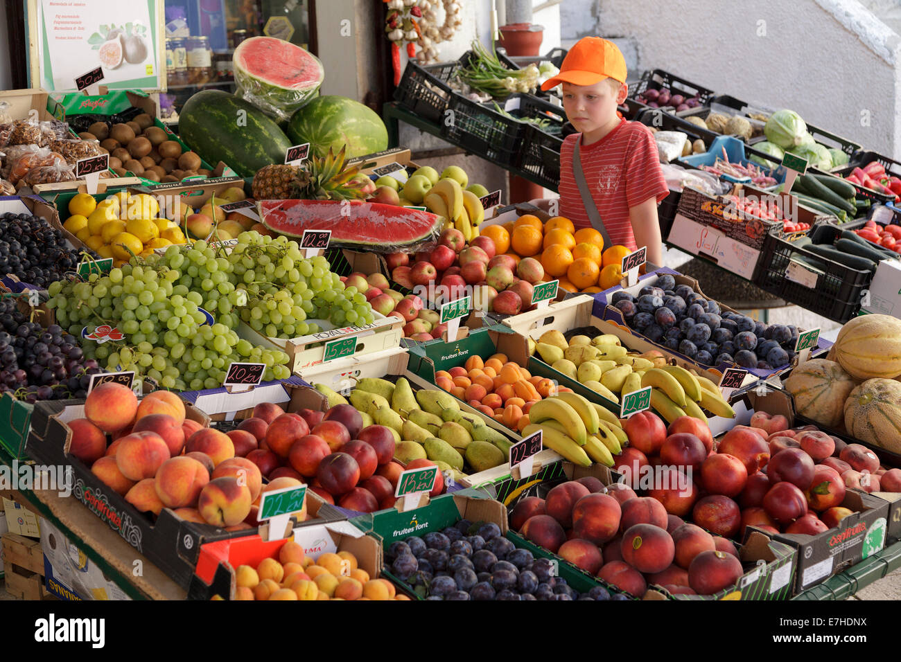 Cres town shop hi-res stock photography and images - Alamy Cres town shop hi-res stock photography and images - Alamy