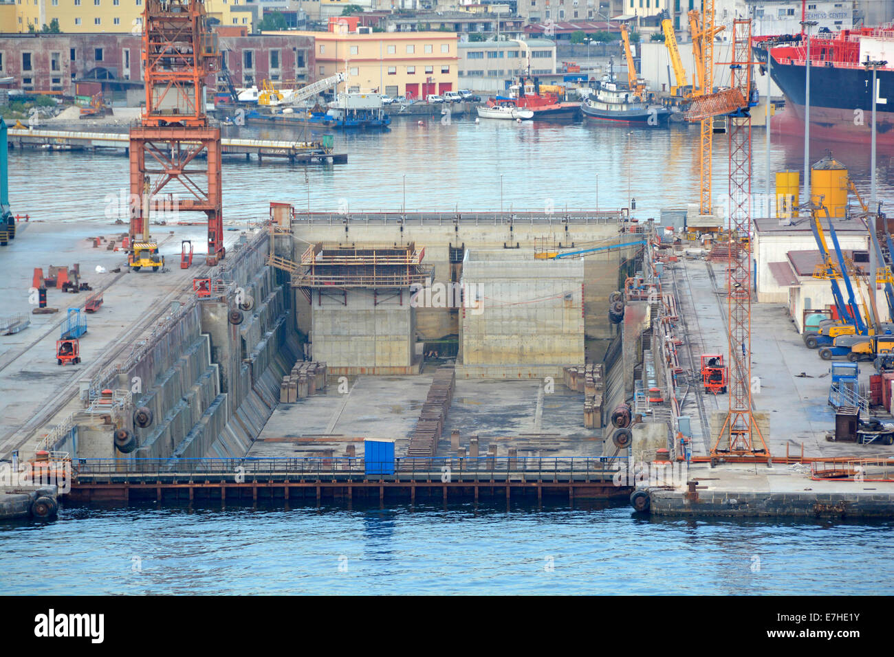 Empty ports hi-res stock photography and images - Alamy