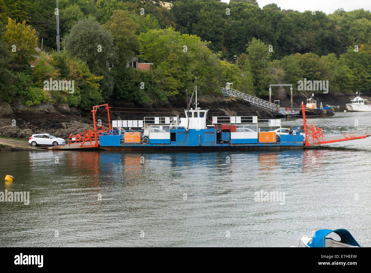 Cornish Bodinnick Vehicle Ferry between Bodinnick and Fowey in Cornwall ...