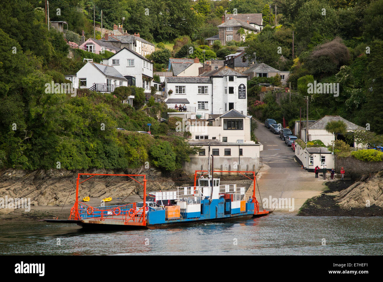 Cornish Bodinnick Vehicle Ferry between Bodinnick and Fowey in Cornwall ...