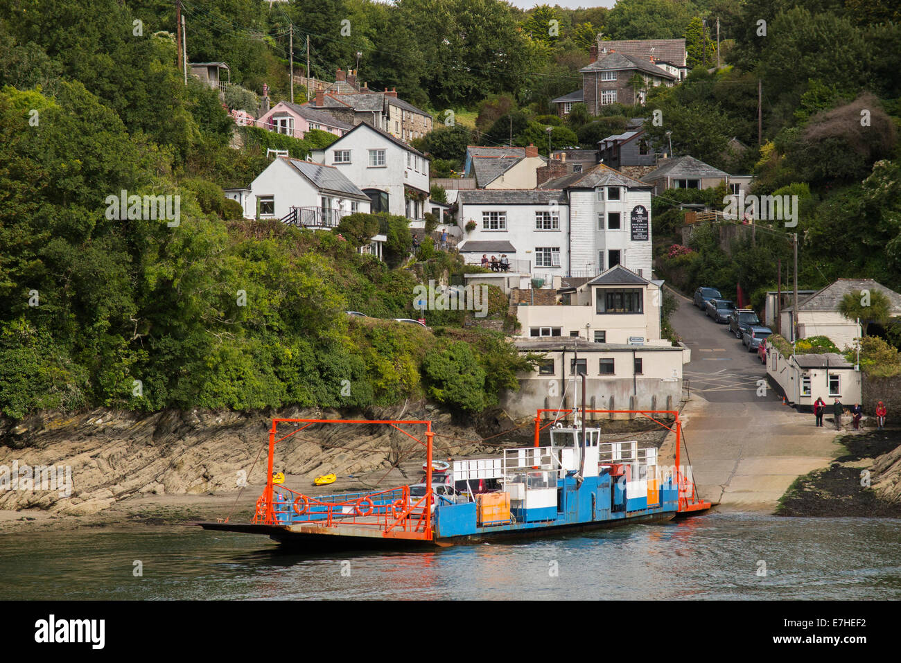 Cornish Bodinnick Vehicle Ferry between Bodinnick and Fowey in Cornwall ...