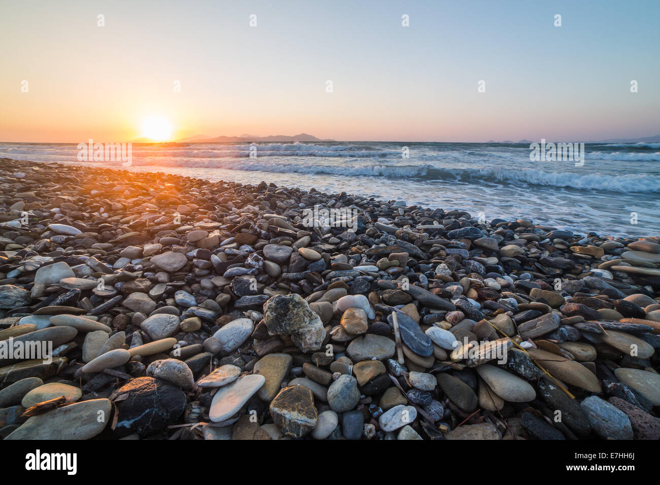 Pebble shingle hi-res stock photography and images - Alamy